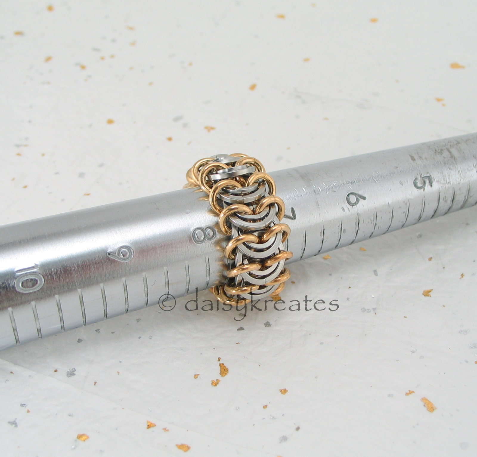 Vertebrae Chainmaille Finger Ring | DaisyKreates